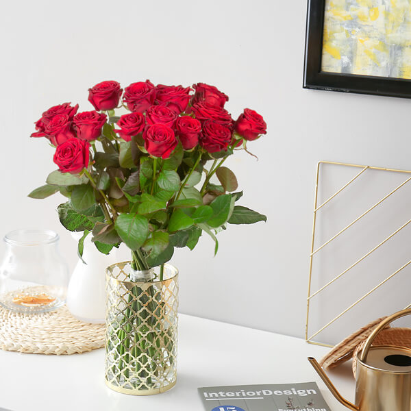 Bouquet de roses "28 GRANDES ROSES ROUGES" - Livraison Express | Florajet