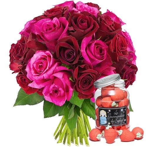 Cadeaux Gourmands "30 ROSES FUCHSIAS ET ROUGES + BONBONS DE FRAISES ...